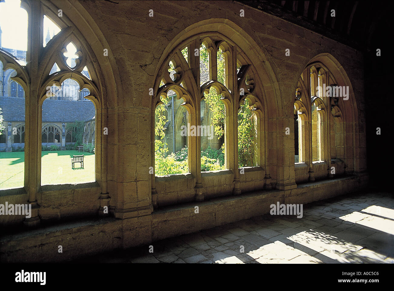 Cloister new college oxford hi-res stock photography and images - Alamy