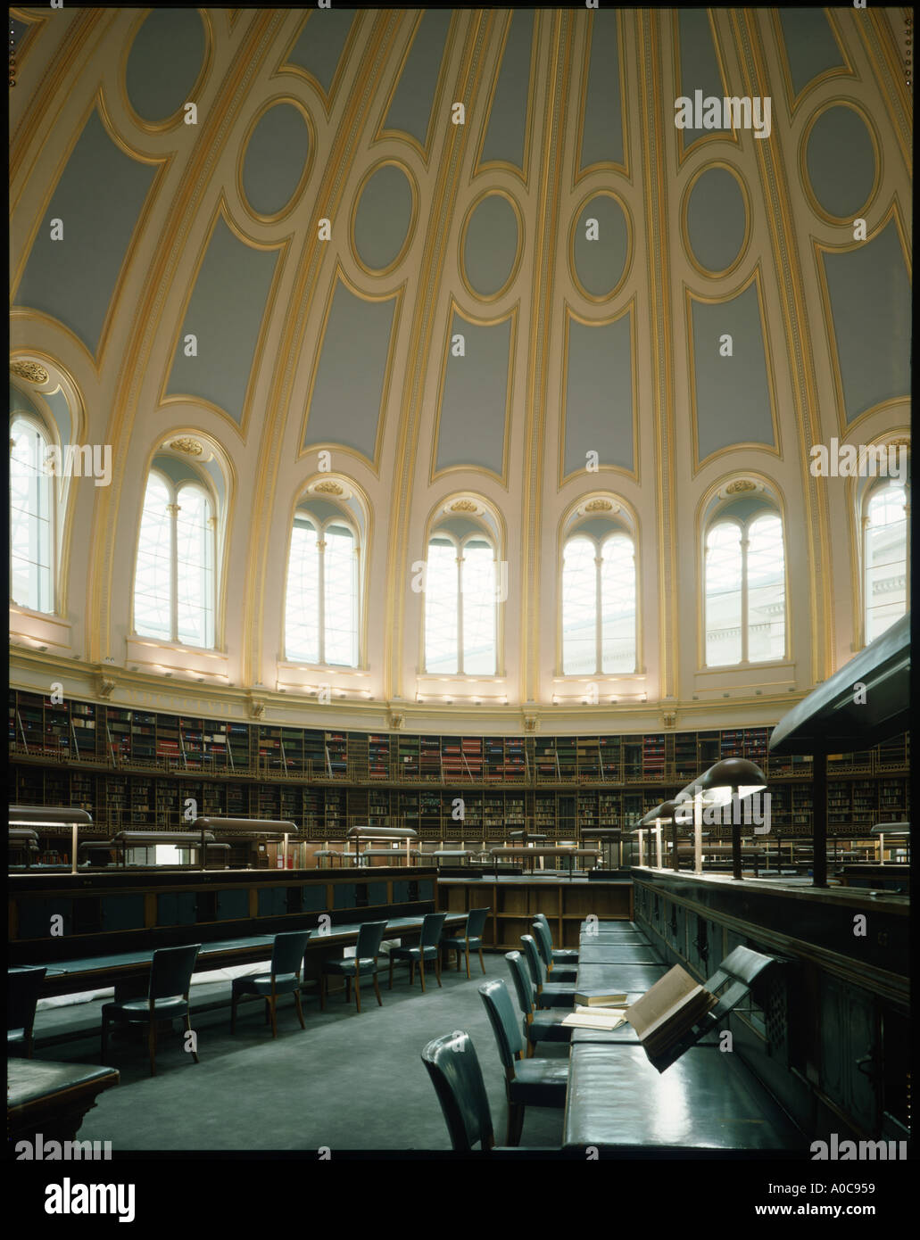 British library interior reading room hi-res stock photography and ...