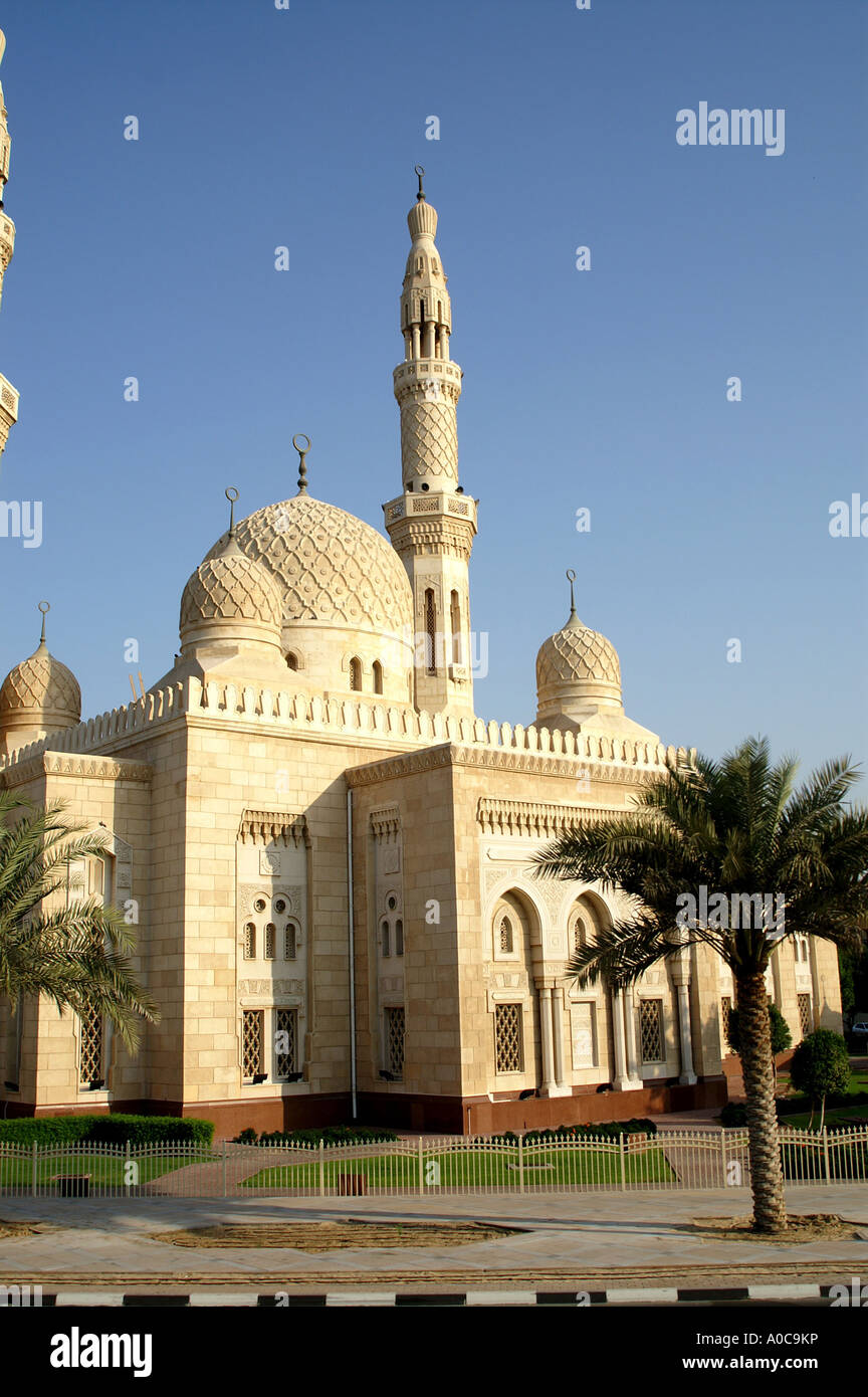 Mosque tower and dome Stock Photo - Alamy