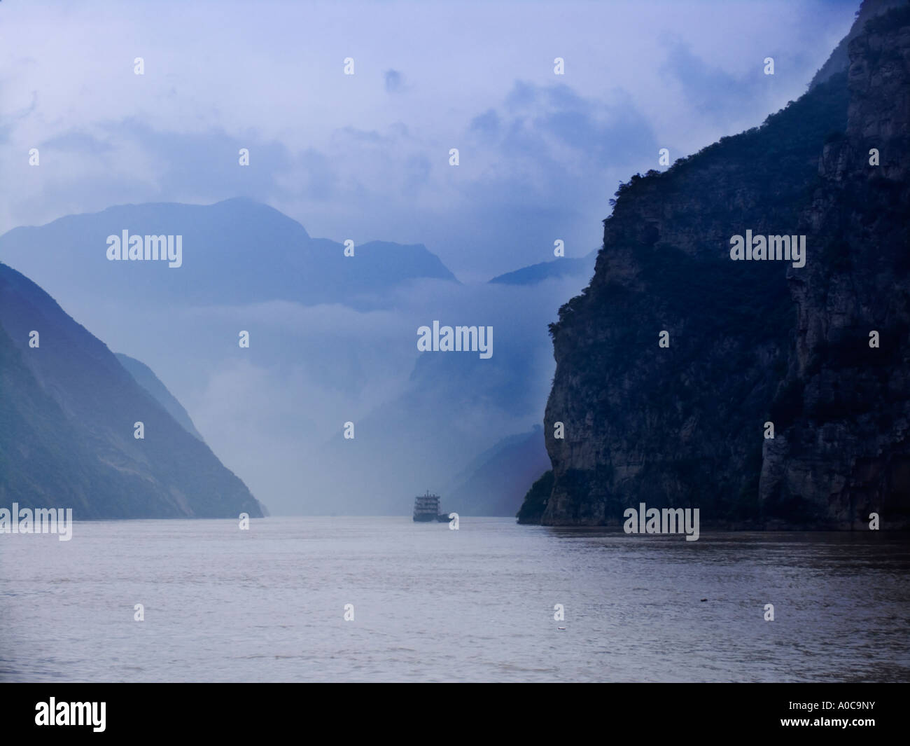 Yangtze River in Wu Gorge Stock Photo - Alamy