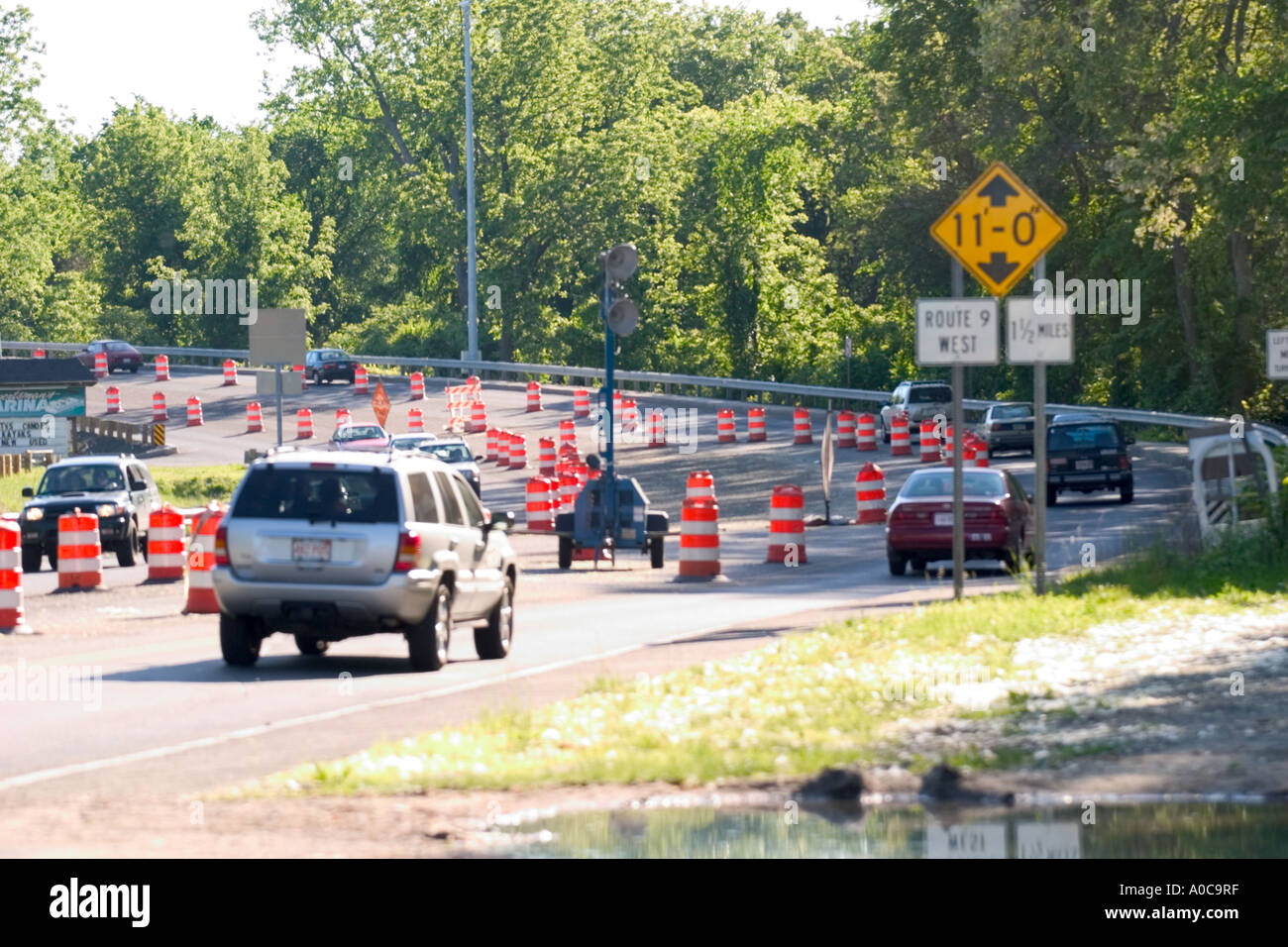 Traffic waiting hi-res stock photography and images - Alamy