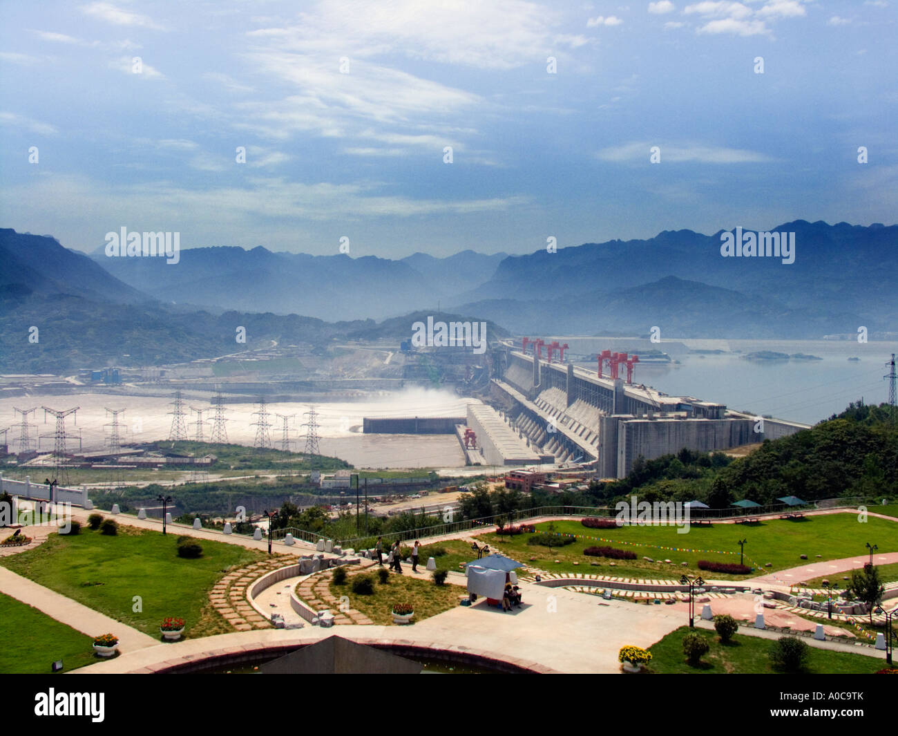 Three Gorges Dam on Yangtze River Stock Photo - Alamy