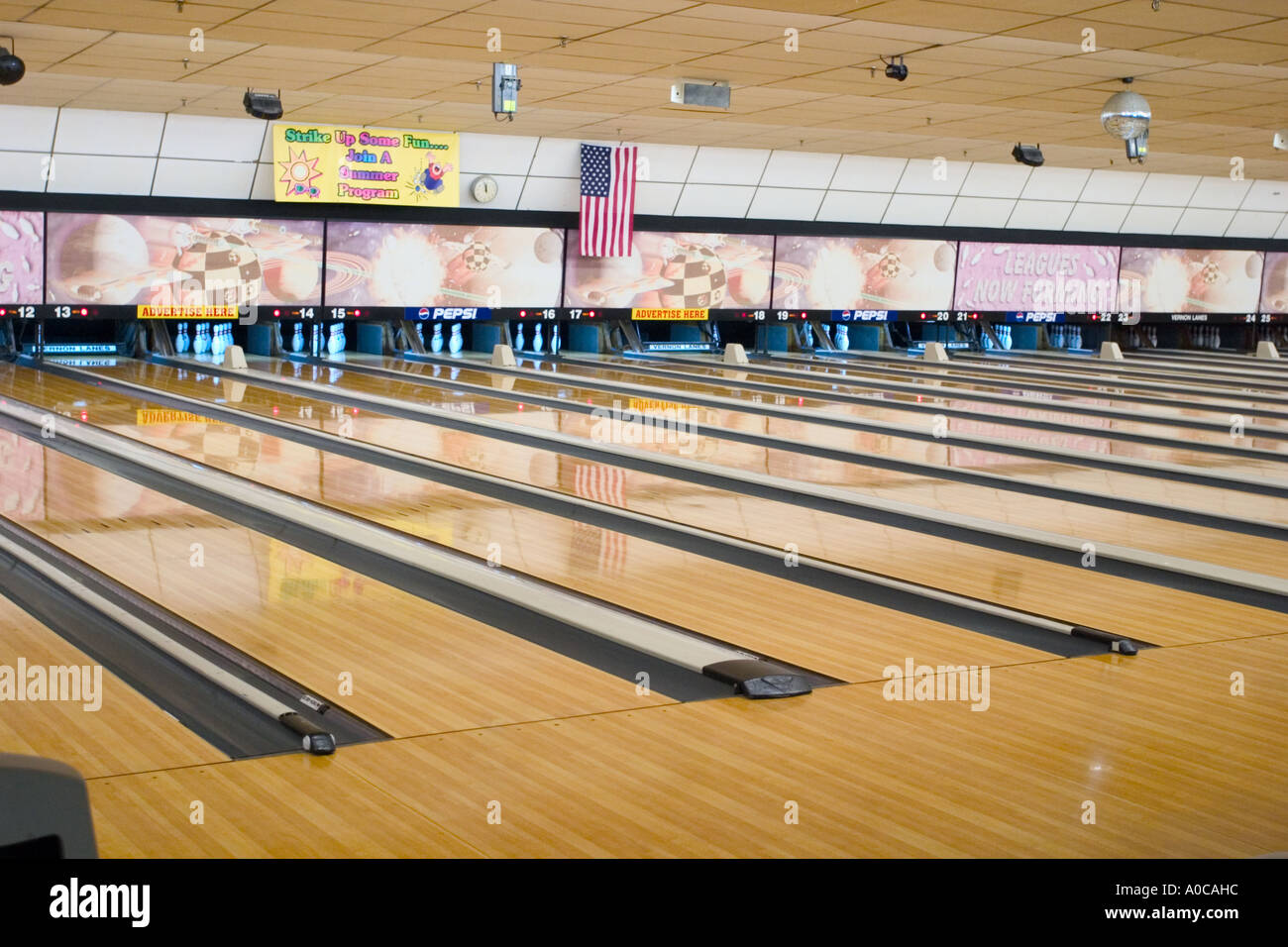 Empty bowling lanes Stock Photo - Alamy