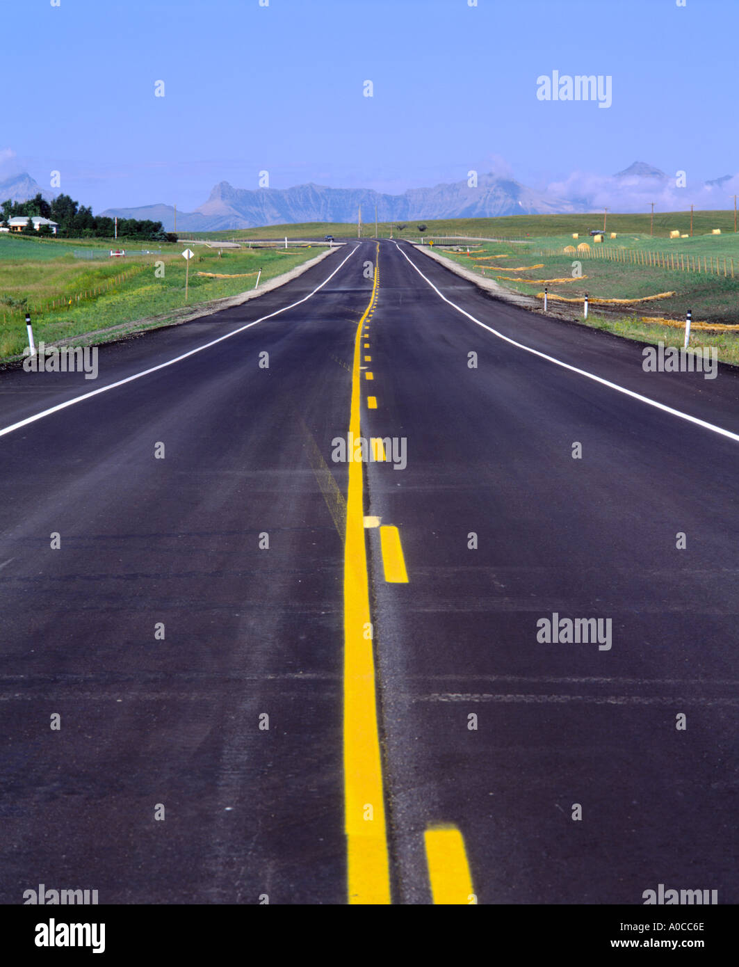 Highway miles and kilometres hi-res stock photography and images - Alamy