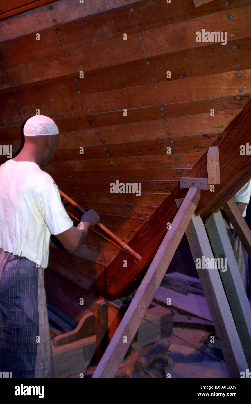 Boat building in Dubai Stock Photo - Alamy
