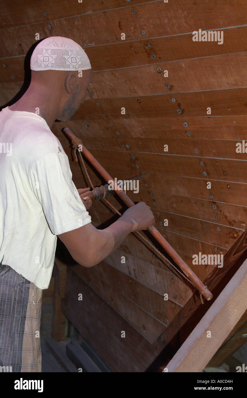 Boat building in Dubai Stock Photo - Alamy