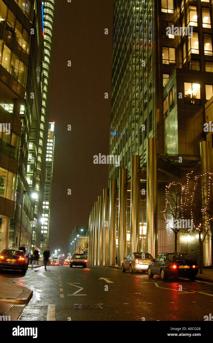 Entrance to Canada Water Canary wharf London, One Canada Square Stock ...