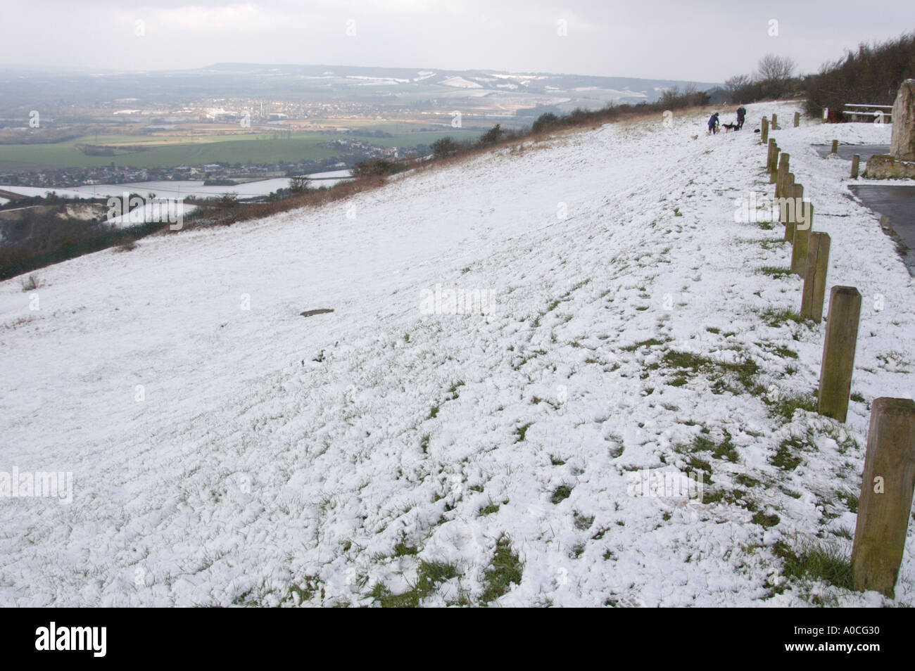 Snow covers the look out point on Bluebell hill overlooking Maidstone ...