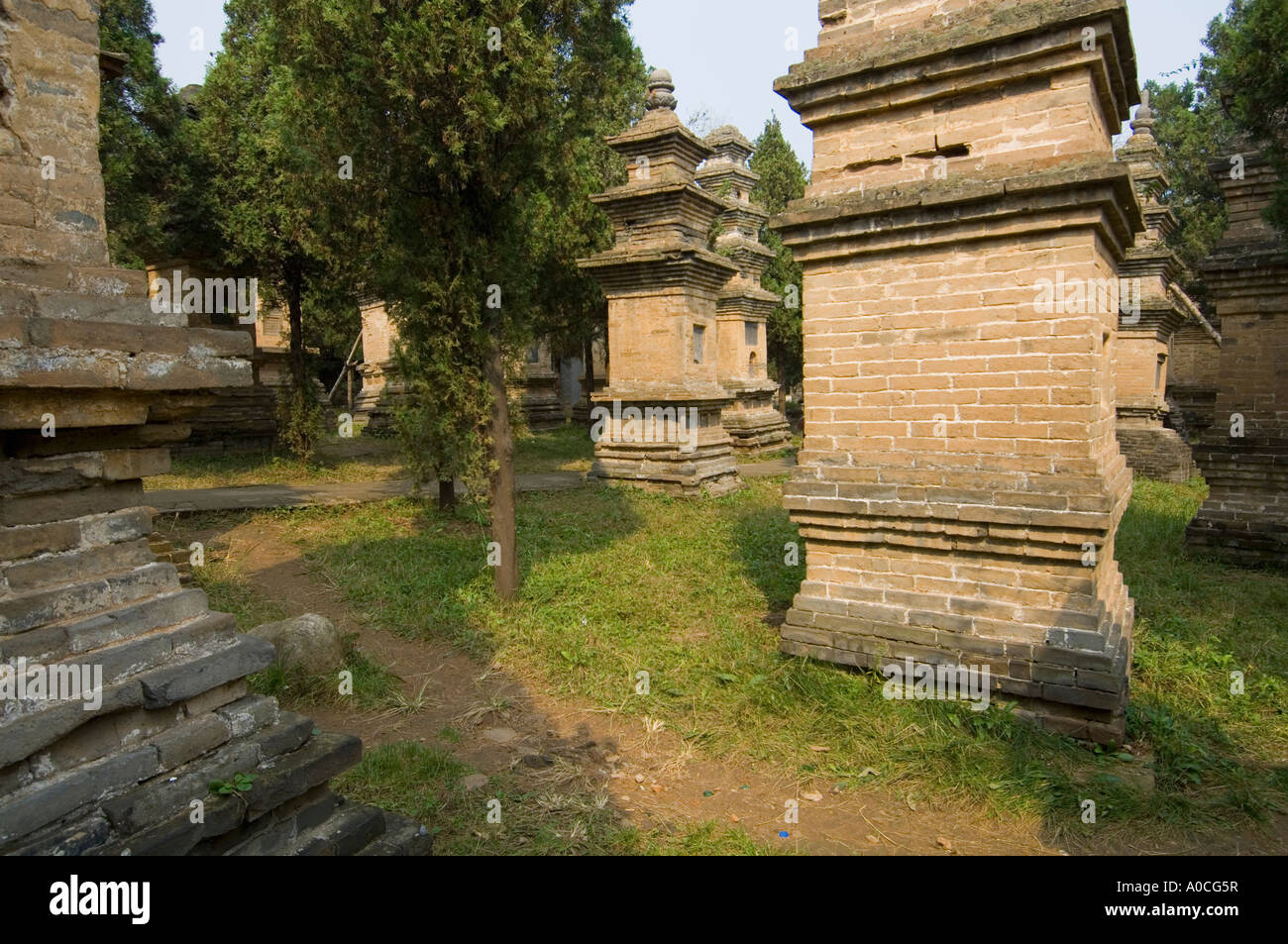 Shao lin temple hi-res stock photography and images - Alamy