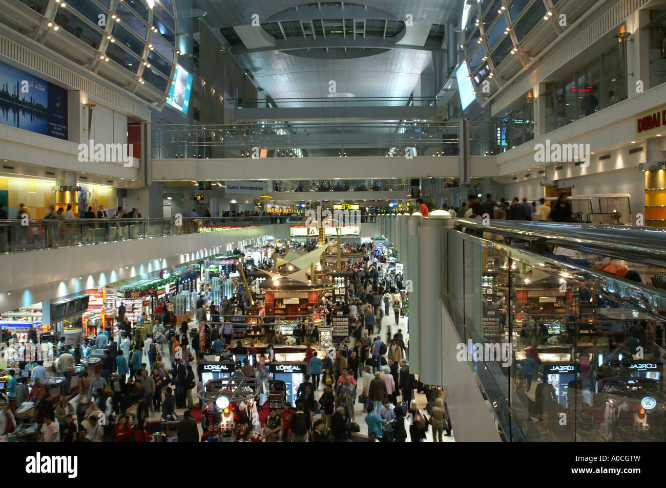 Dubai international airport main concourse and shopping mall Stock ...