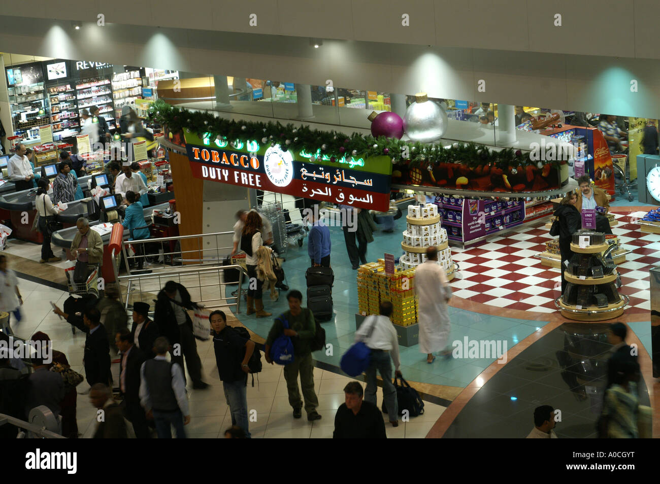 Dubai international airport main concourse and shopping mall Stock ...