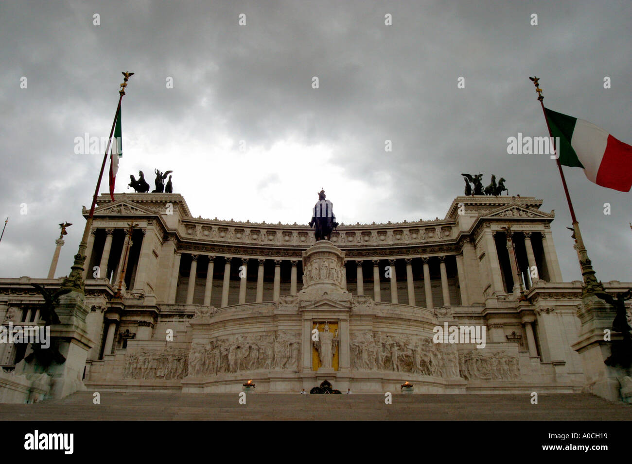 Victor Emmanuel Monument Rome Stock Photo - Alamy