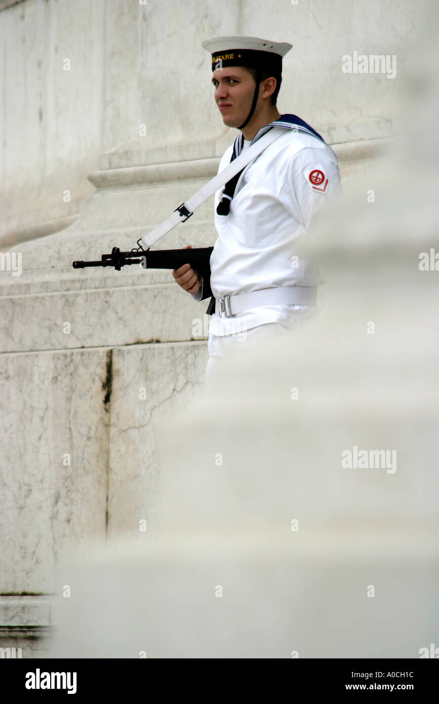 Soldier at guard Victor Emmanuel Monument Rome Stock Photo - Alamy