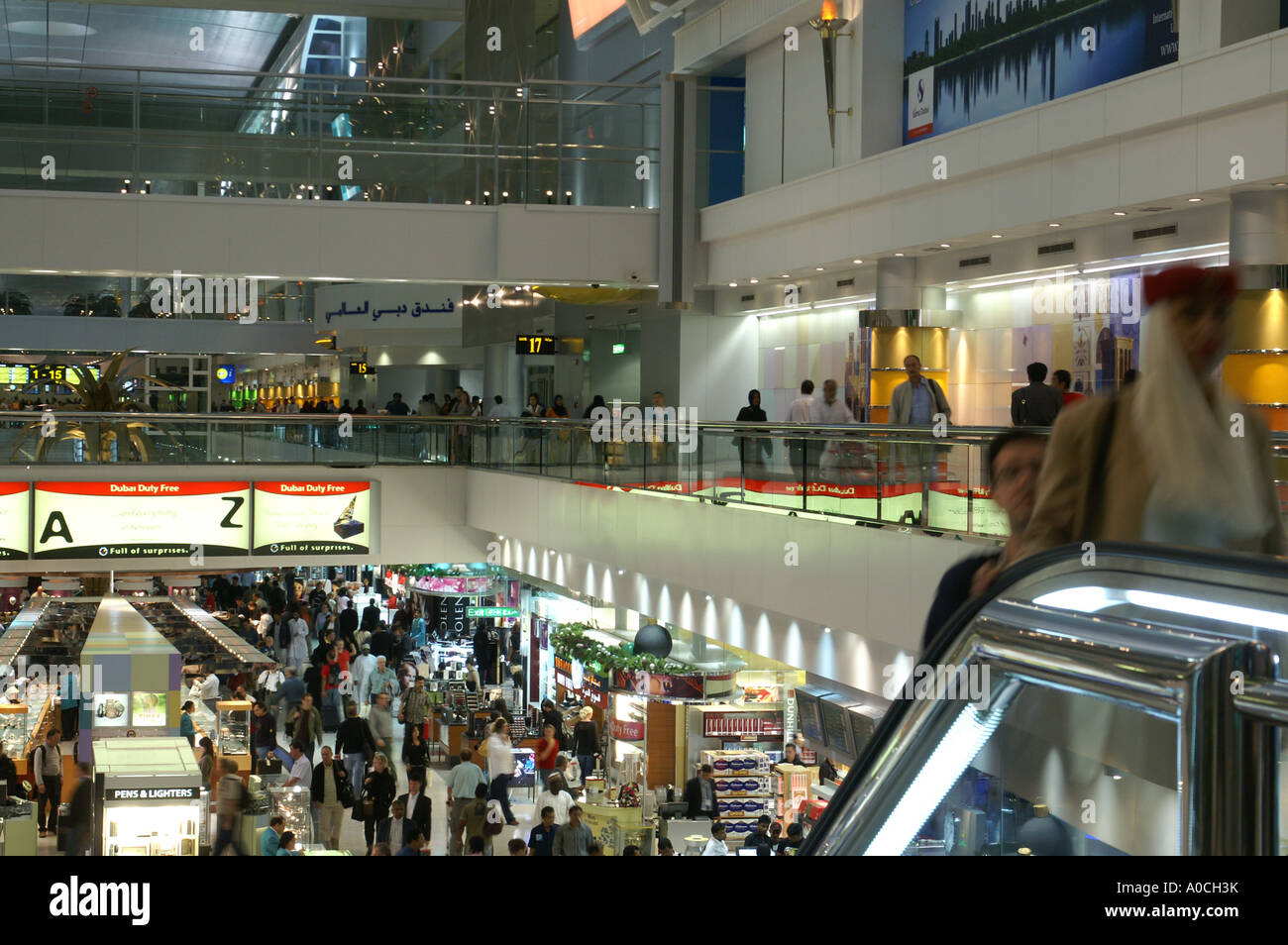Dubai international airport main concourse and shopping mall Stock ...