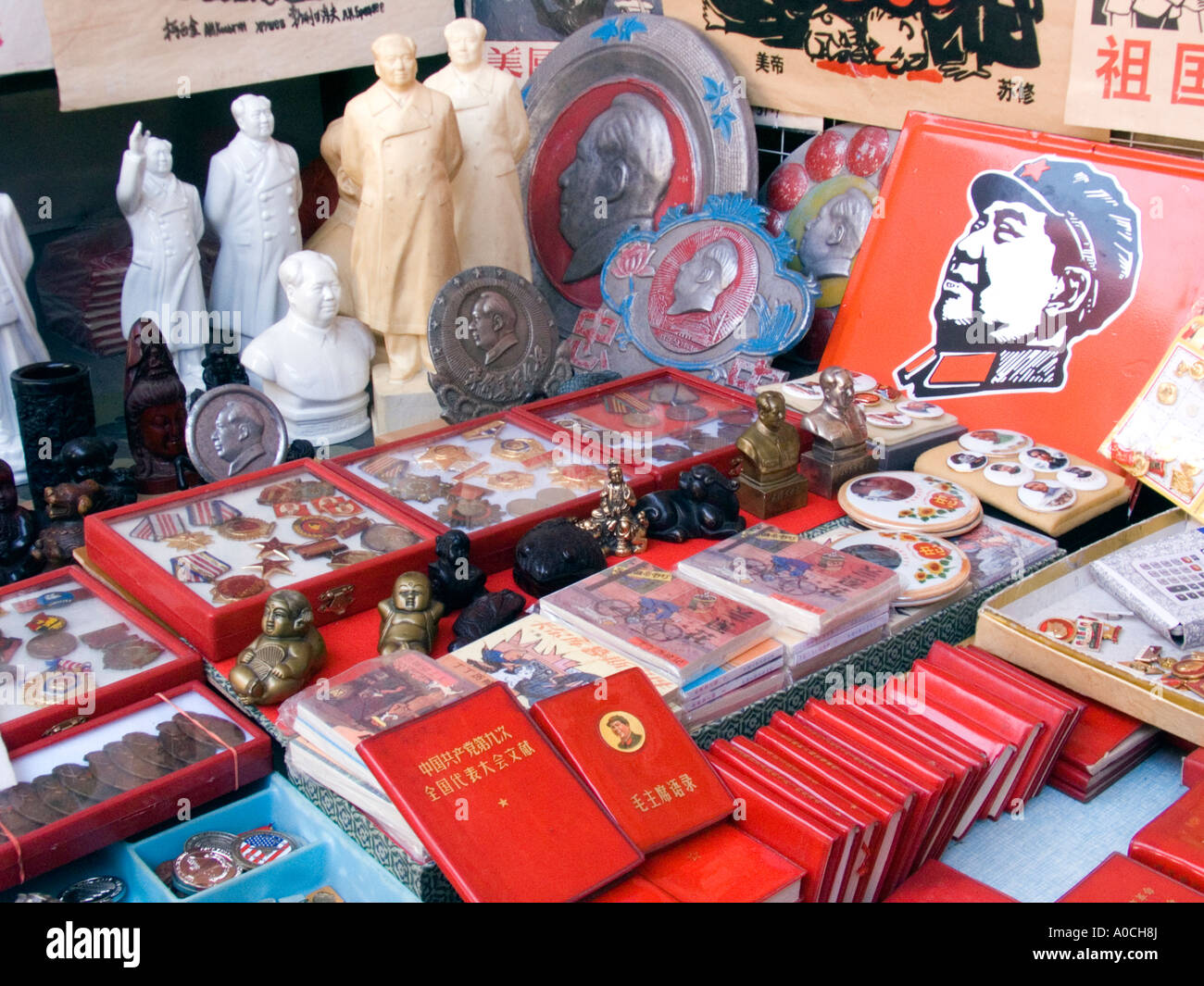 Panjiayuan Antique Market Stall in Beijing China Stock Photo - Alamy