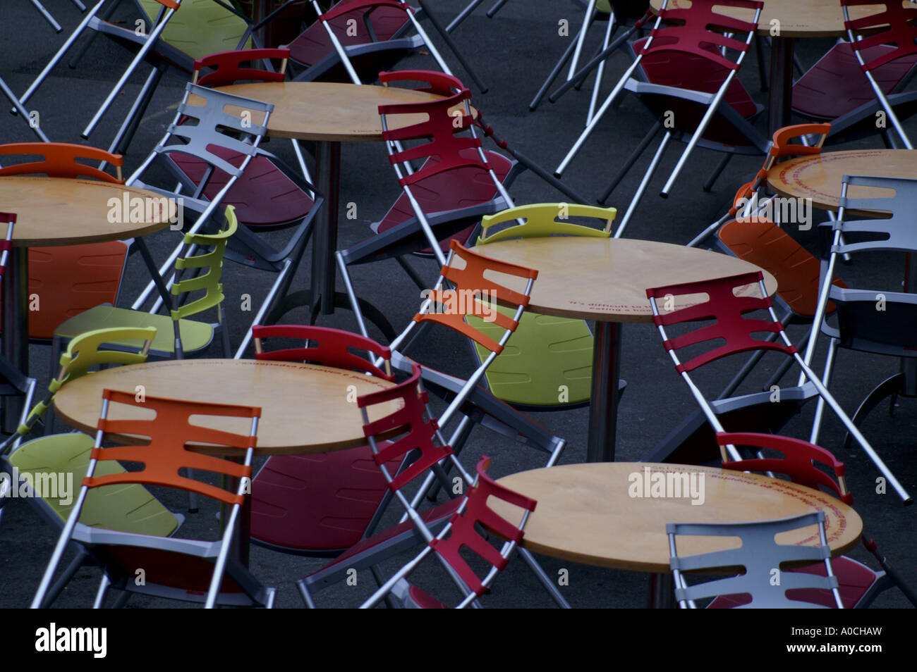 Eden project cafe hi-res stock photography and images - Alamy