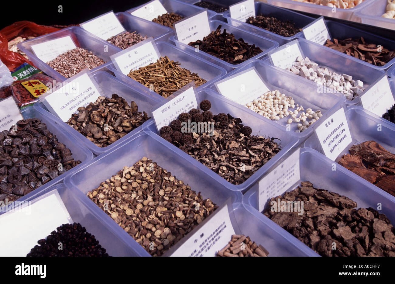 Chinese dried market mushrooms hi-res stock photography and images - Alamy