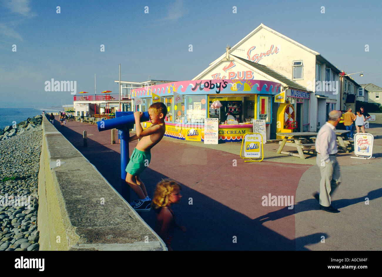 Typical english seaside resort hi-res stock photography and images - Alamy