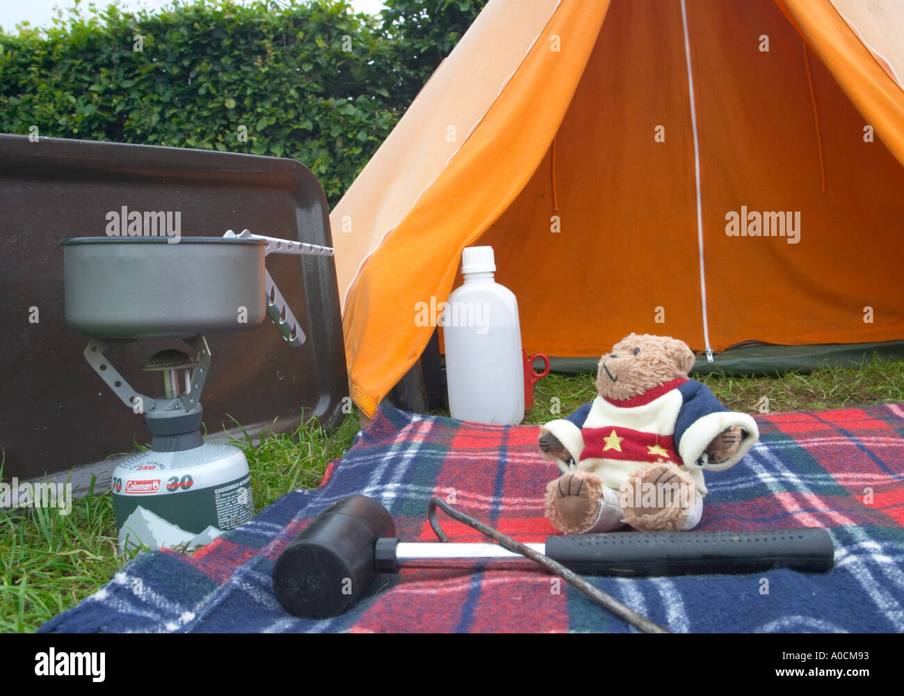 Bear camp site hi-res stock photography and images - Alamy