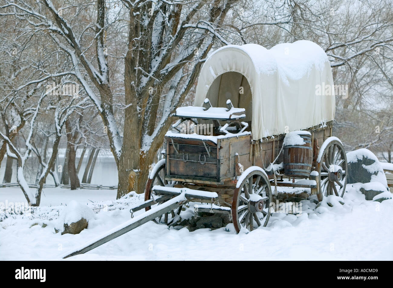 Covered wagon in snow Farewell Bend State Park Oregon Stock Photo - Alamy
