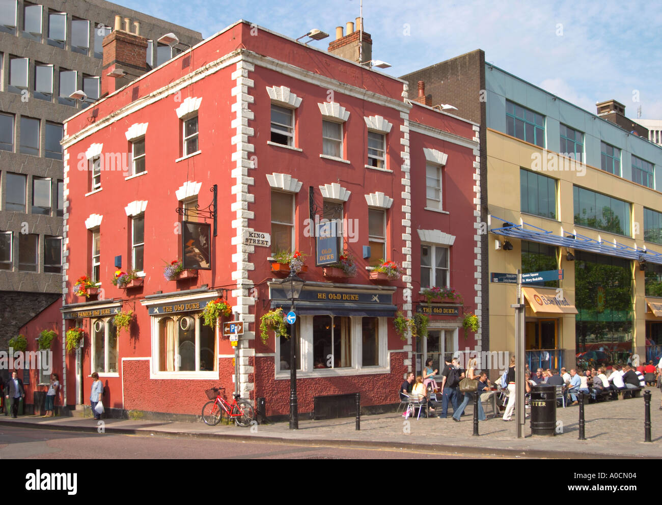 Old duke pub bristol hi-res stock photography and images - Alamy