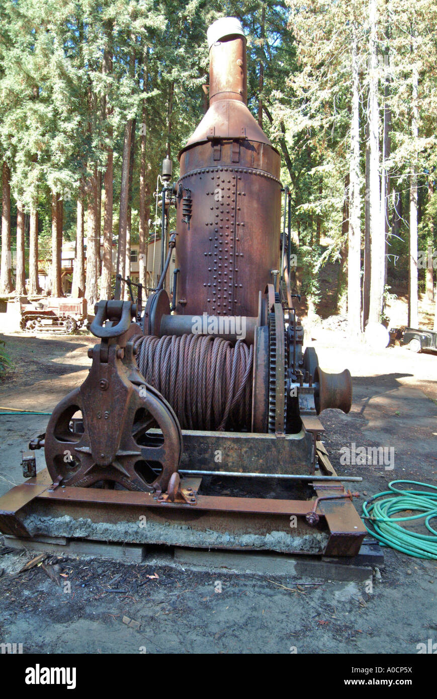 1905 willamette steam donkey hi-res stock photography and images - Alamy