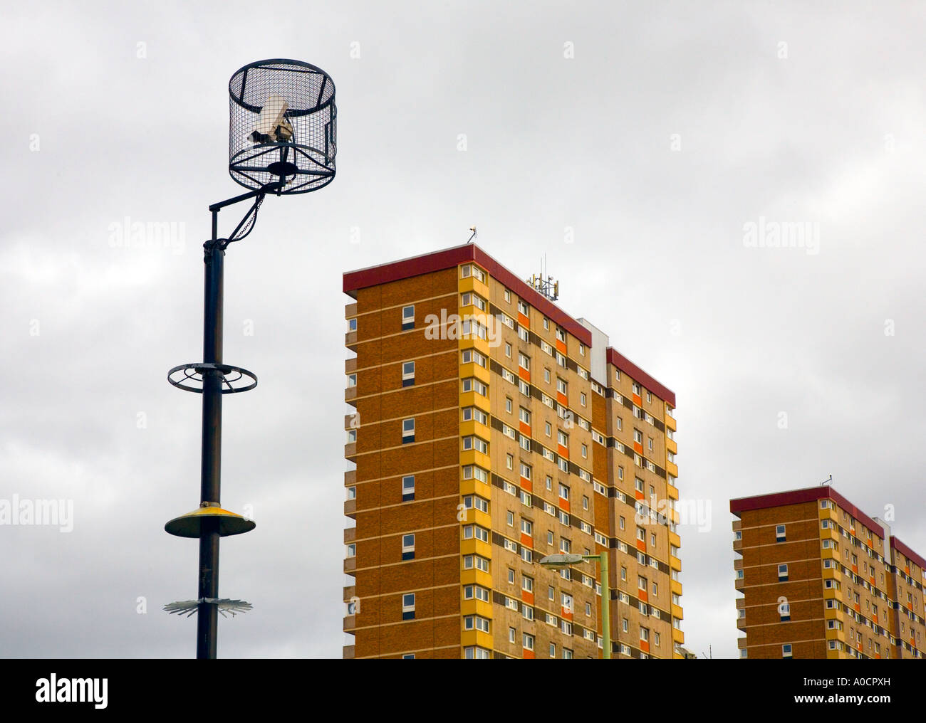 High rise flats dundee scotland hi-res stock photography and images - Alamy