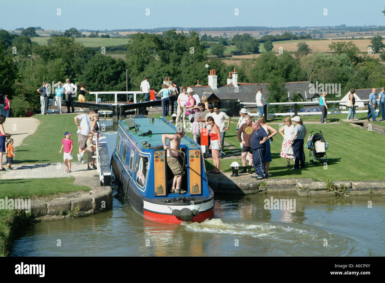 Canal boat lock foxton hi-res stock photography and images - Alamy