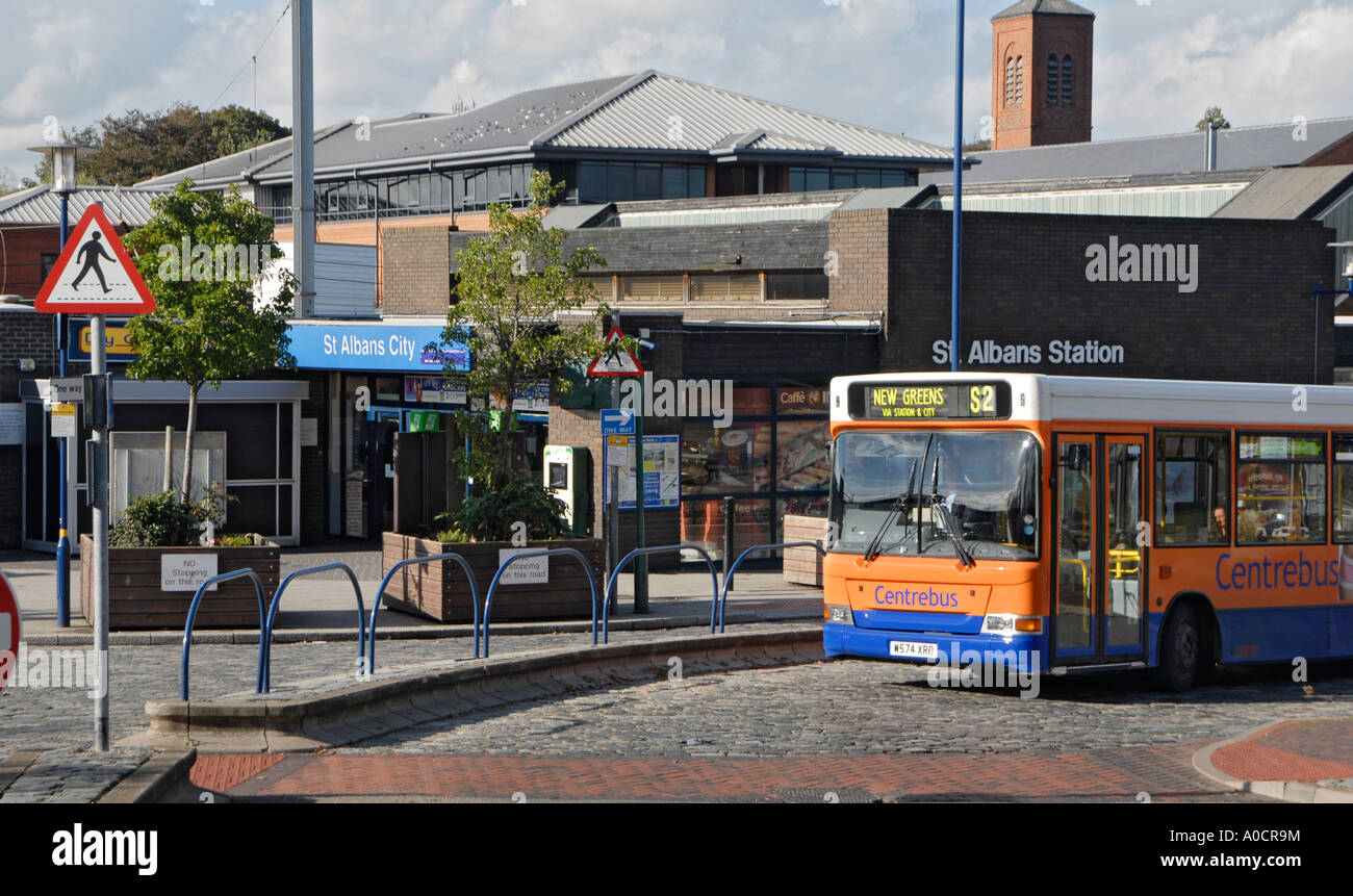 Bus station transport interchange hi-res stock photography and images ...