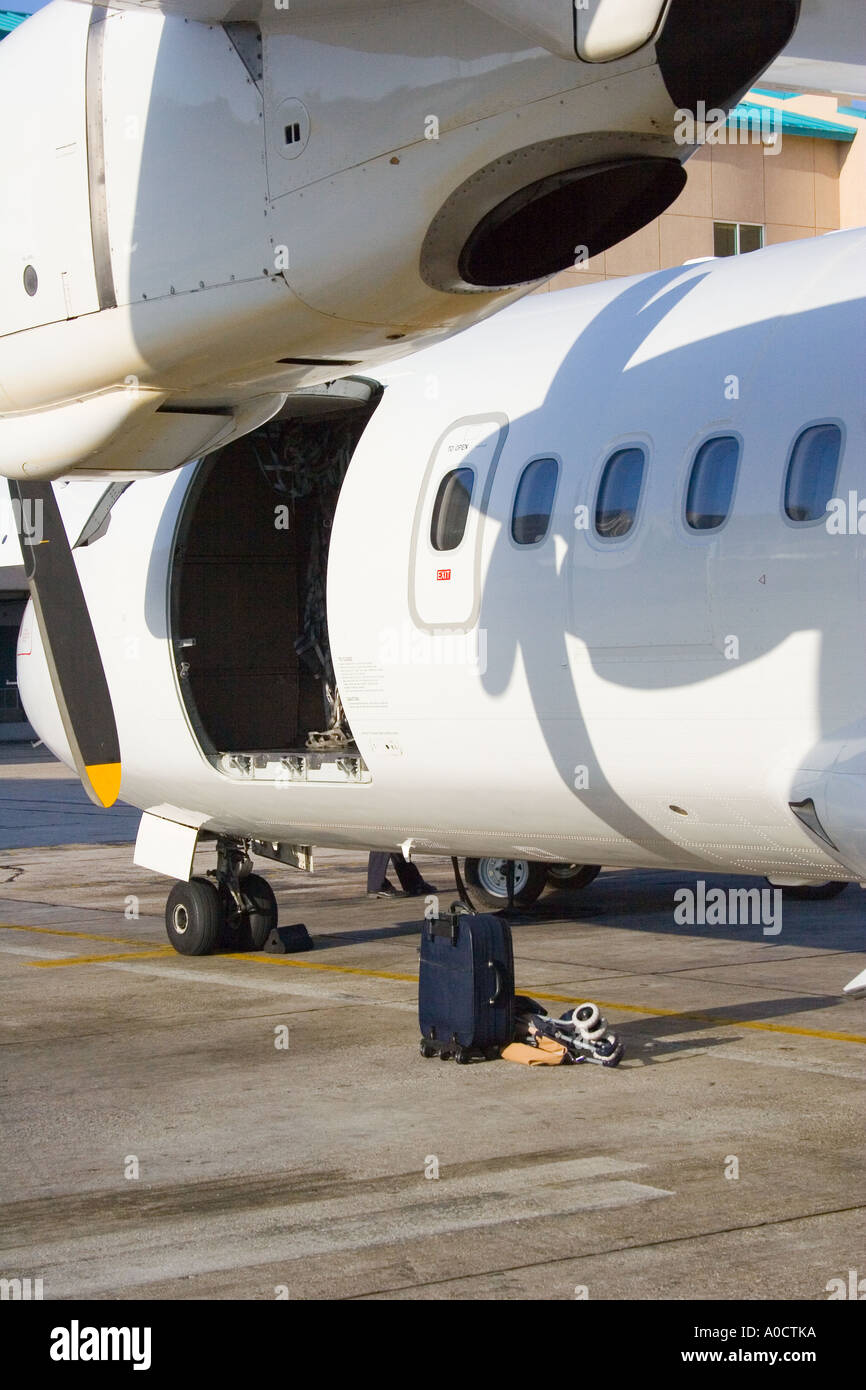 Aruba airlines hi-res stock photography and images - Alamy
