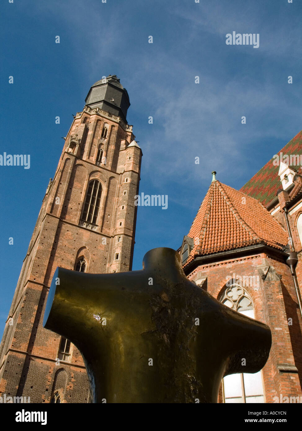 Statue of dietrich bonhoeffer hi-res stock photography and images - Alamy