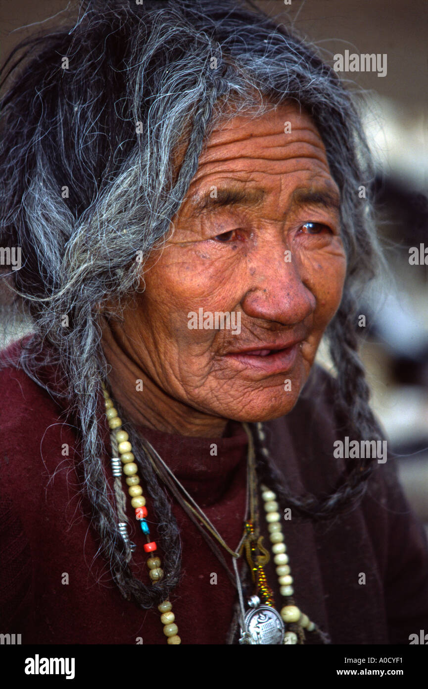 Chang pa nomad woman in Gyama Ladakh northern India northern India ...