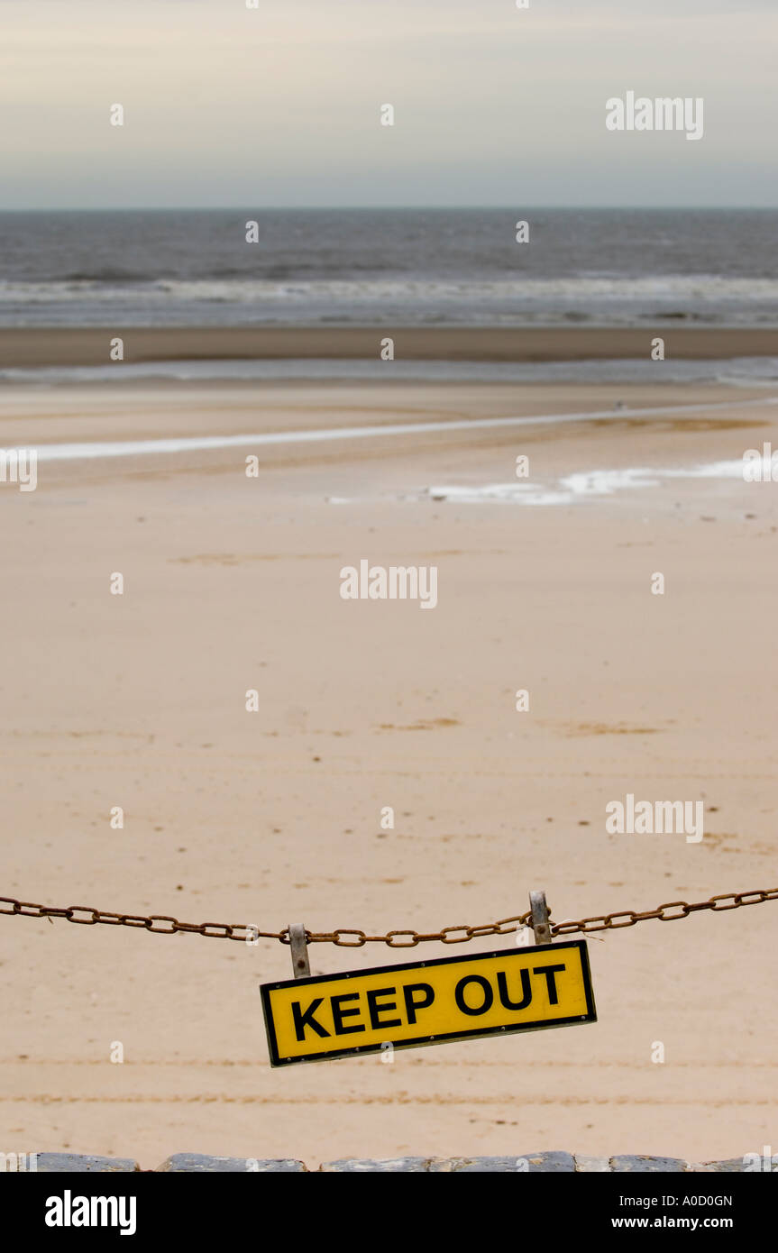 keep out sign Stock Photo - Alamy