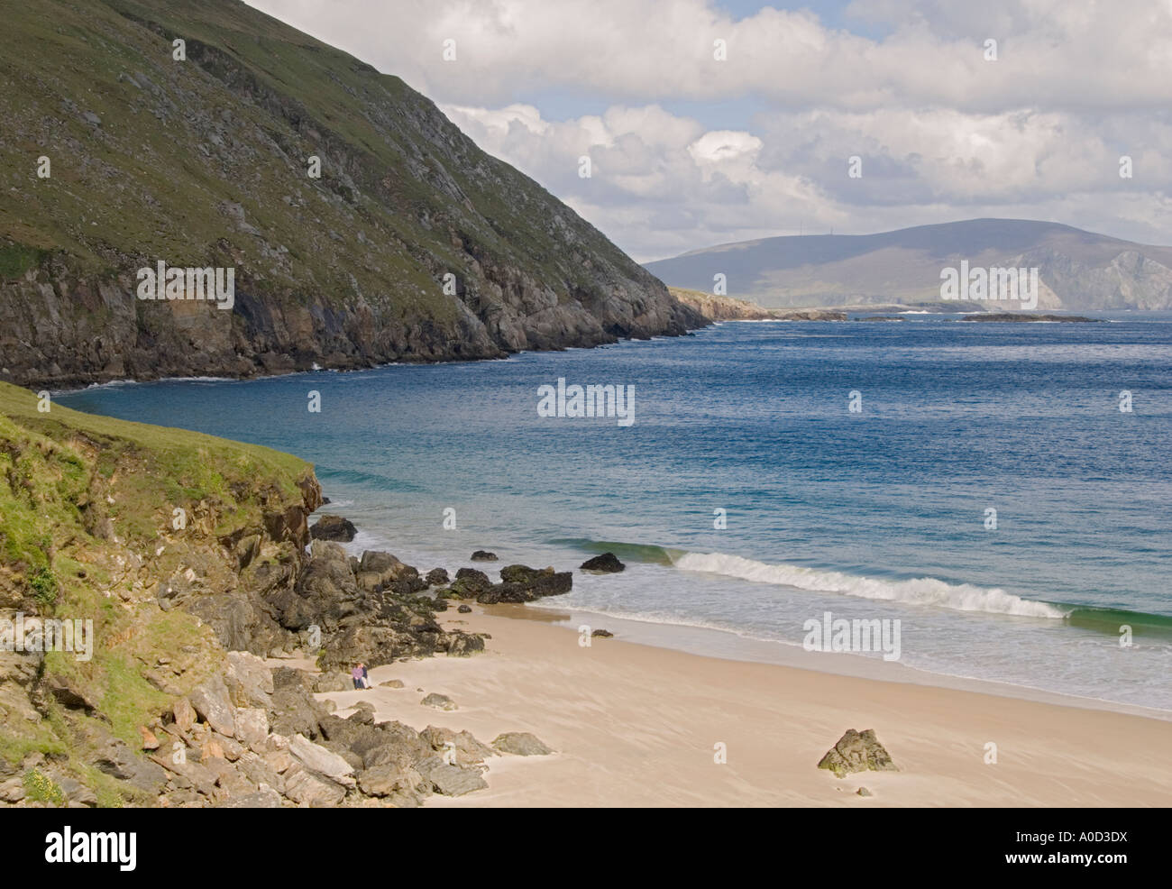 Ireland County Mayo Achill Island coast couple on beach Stock Photo - Alamy
