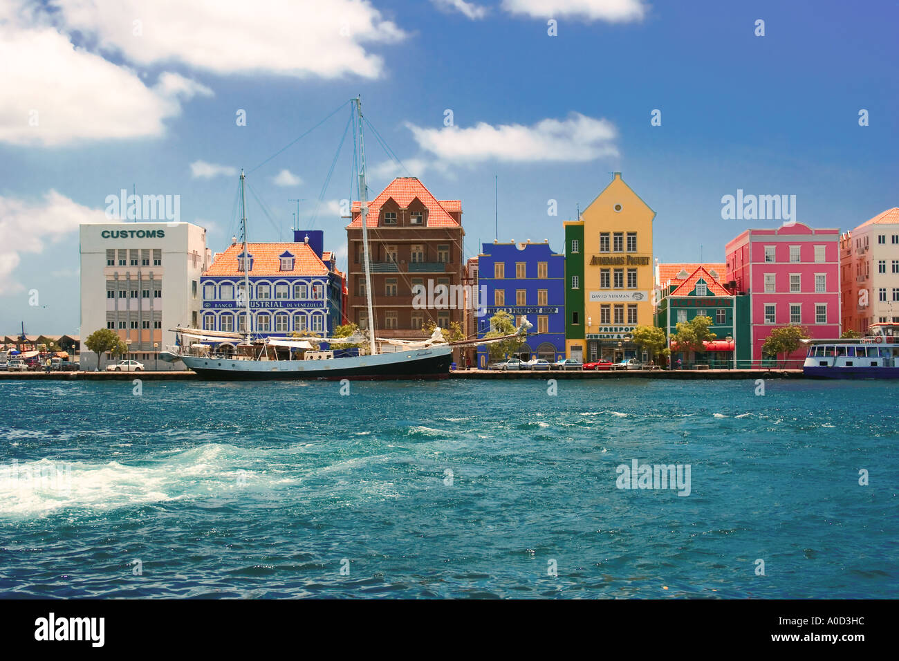 Willemstad curacao yachts boats hi-res stock photography and images - Alamy