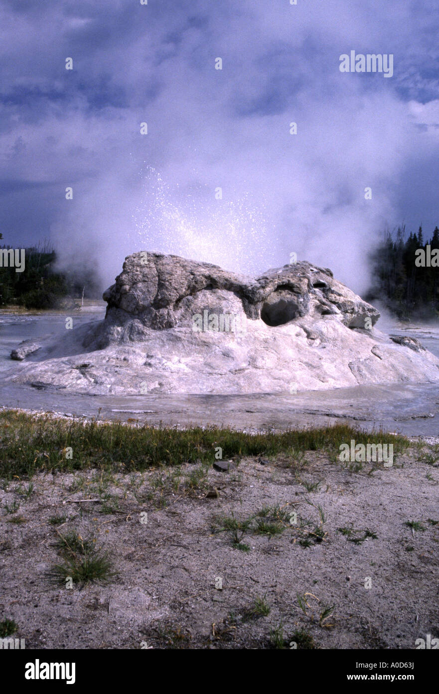 Volcanic tableland yellowstone national park hi-res stock photography ...