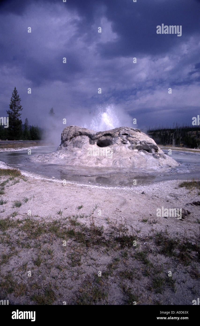 Volcanic tableland yellowstone national park hi-res stock photography ...