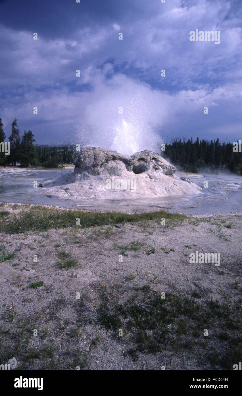 Volcanic tableland yellowstone national park hi-res stock photography ...