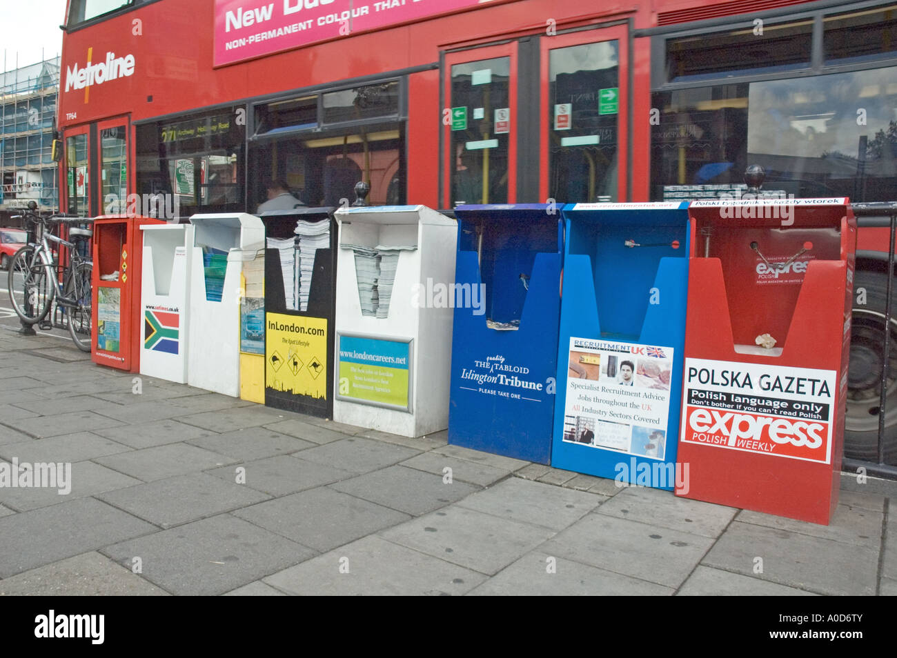 Free newspaper stands hi-res stock photography and images - Alamy