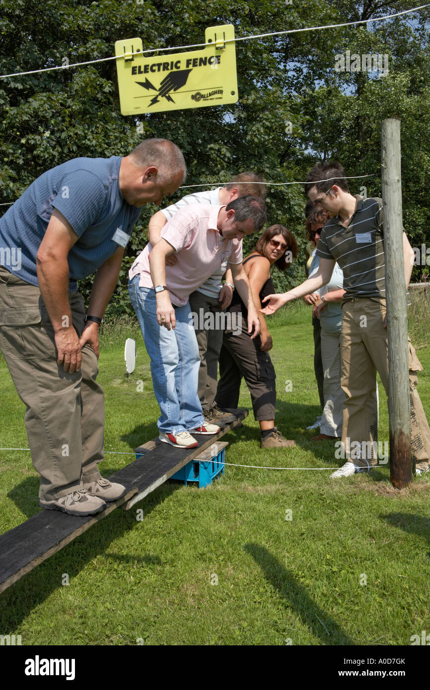 Team building exercise hi-res stock photography and images - Alamy