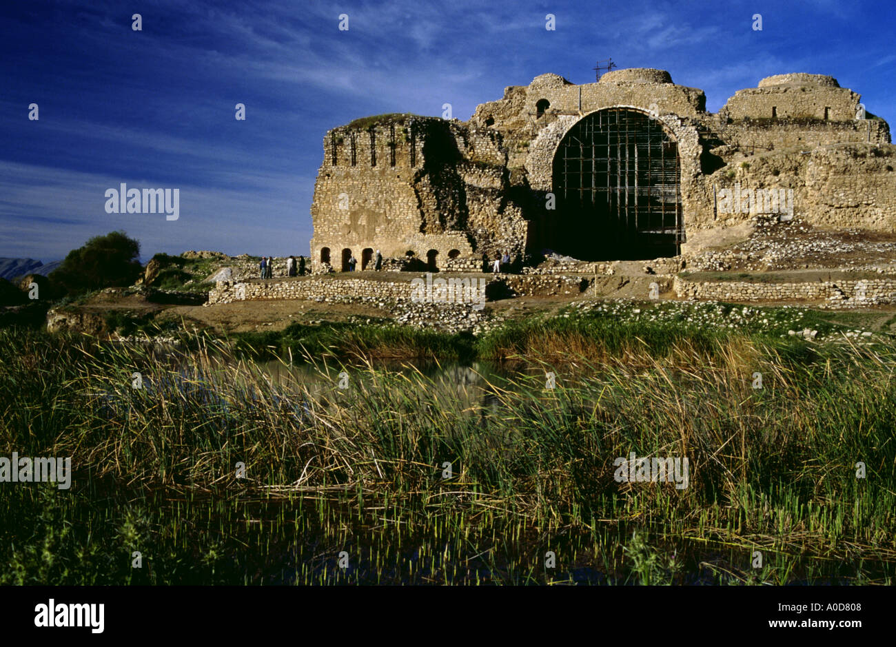Iran old castle of Gur near Fizurabad Stock Photo - Alamy