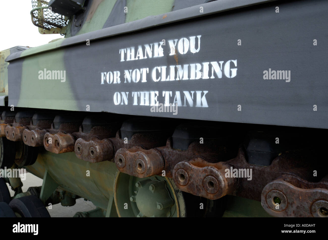 Tank treads hi-res stock photography and images - Alamy