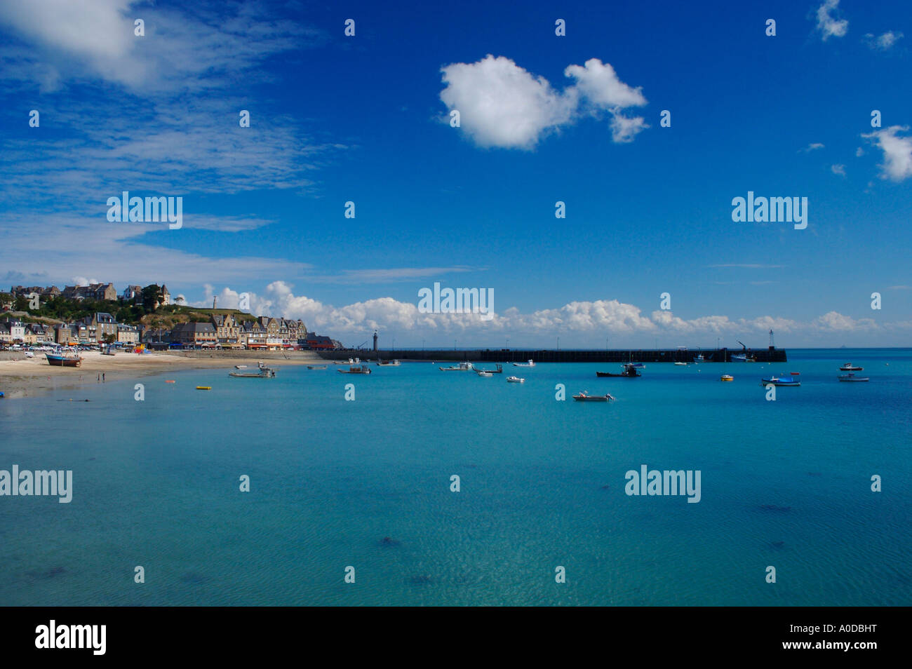 Cancale brittany harbour hi-res stock photography and images - Alamy
