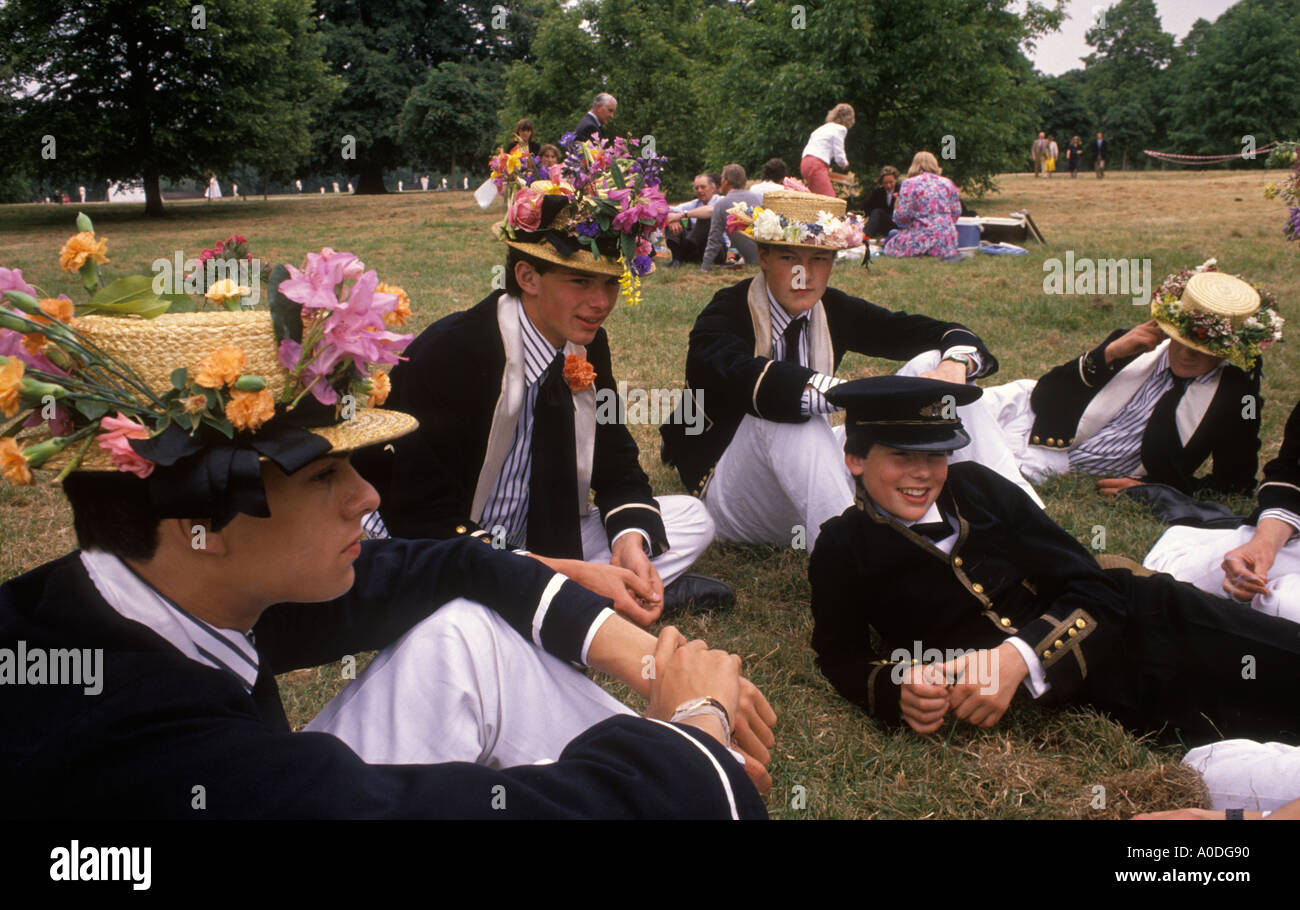 Eton school students Eton College Pupils student near Windsor 4th of ...