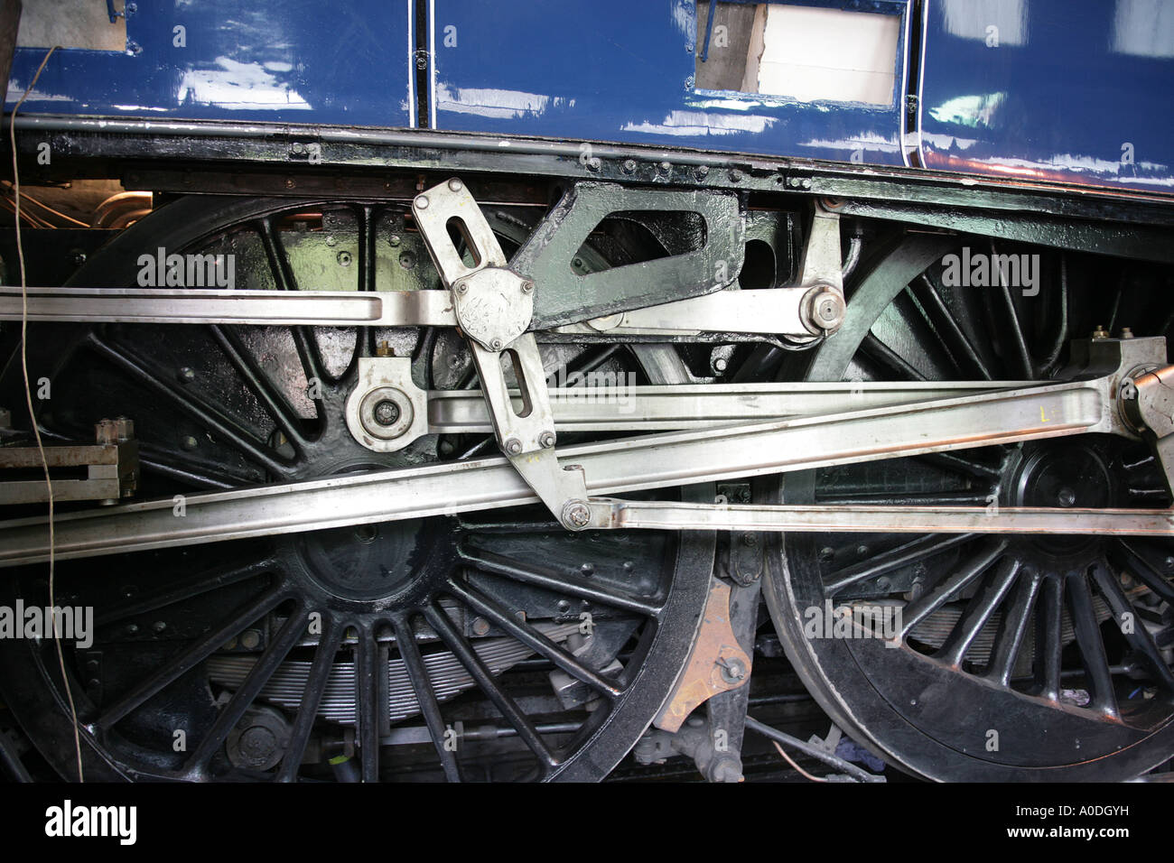 Wheels and linkage of the steam train Sir Nigel Gresley Stock Photo - Alamy