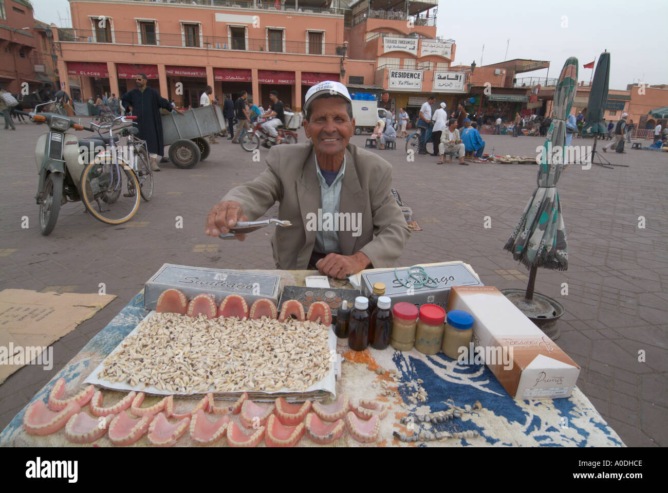 street dentist in marrakech market morroco Stock Photo - Alamy