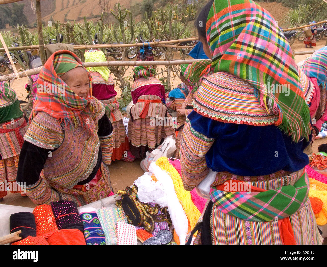 Vietnam woven traditional textiles hi-res stock photography and images ...