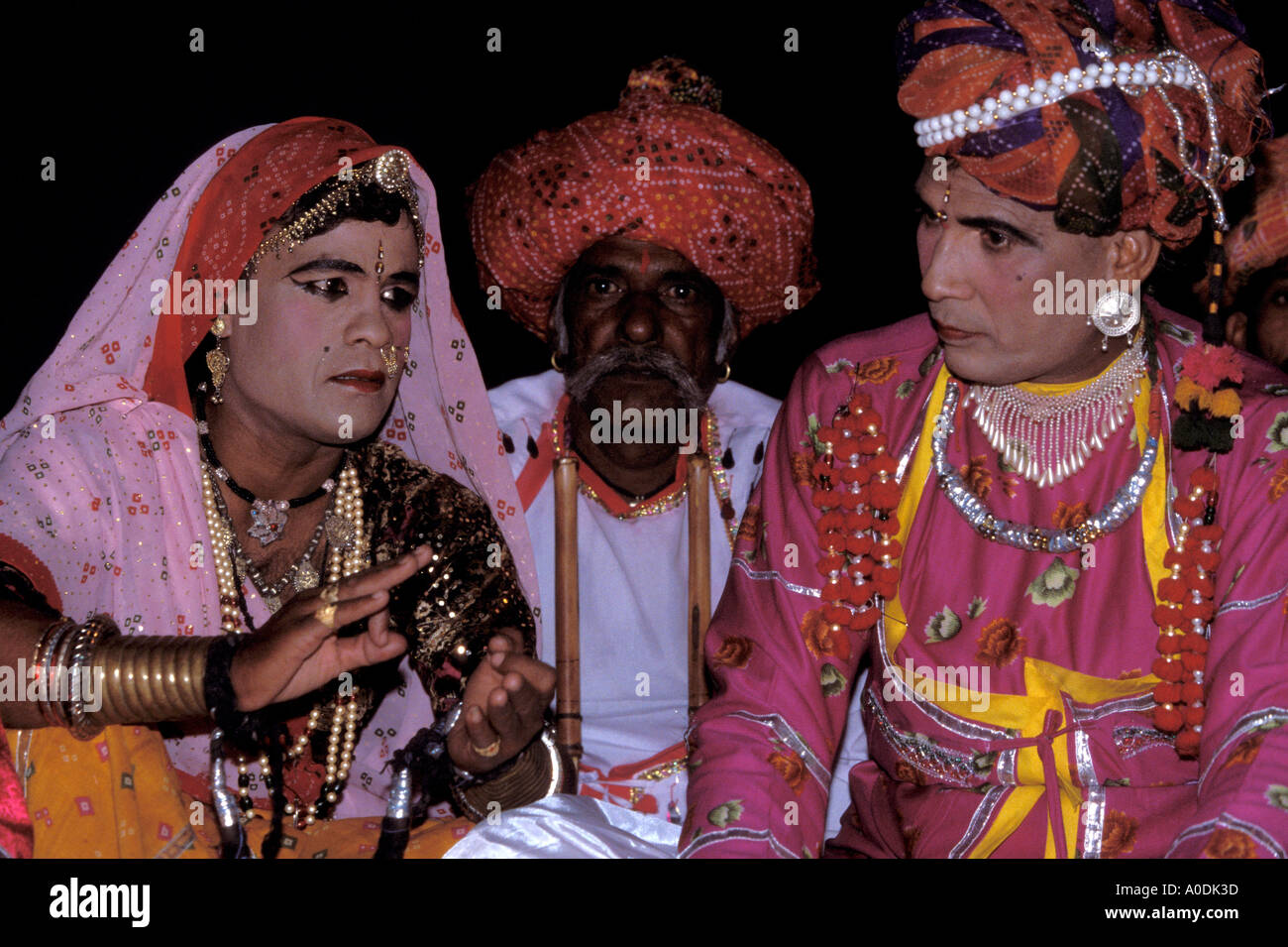 Kachi Ghodi Dancers Traditional Folk Dance Pushkar Cultural and Camel ...