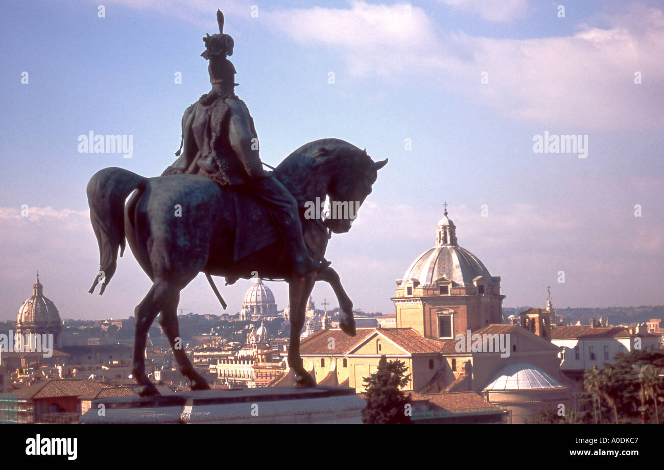 Statue of horse and rider Vittoriano Monument Rome Stock Photo - Alamy
