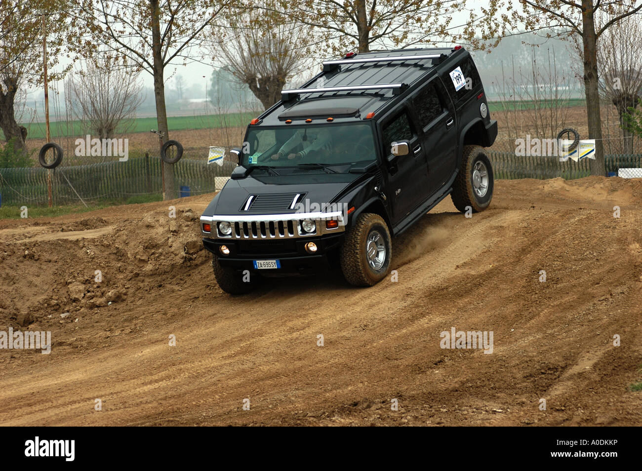 Hummer h2 hi-res stock photography and images - Alamy